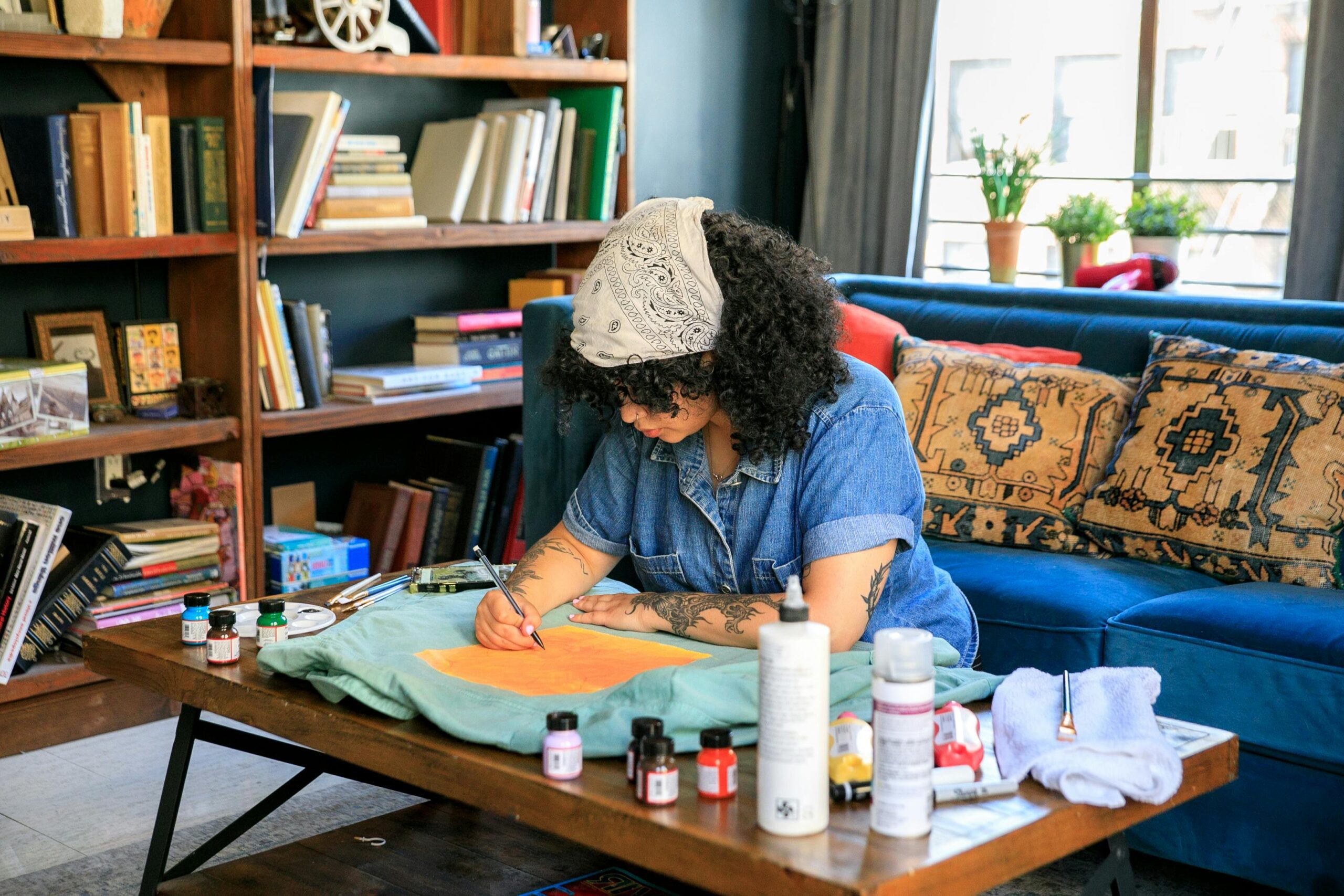 How to Use Fabric Paint on Clothes: A Beginners Guide - Trendy Threads